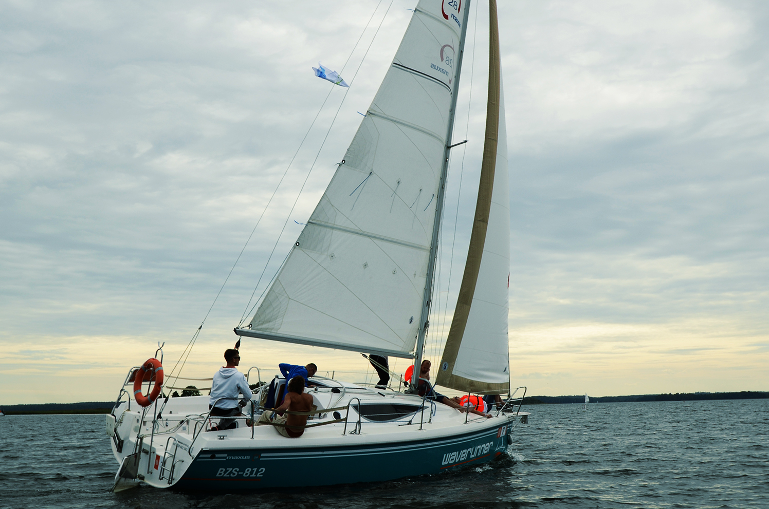 Kentaki Czarter | Maxus 28 ''Waverunner''